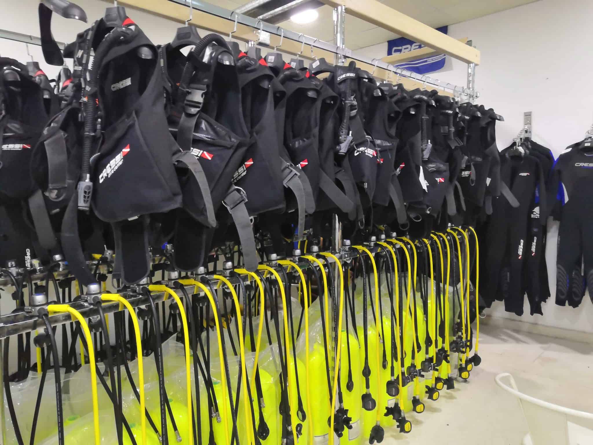 HOW DO I CHOOSE A DIVE SHOP? - Coral Garden Diving Center